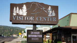 A Guide to Oakhurst, California - Gateway to Yosemite - Sidetrack ...